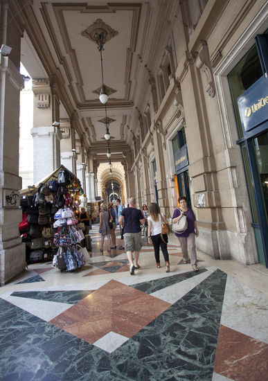 Arcade Via Dei Bruneschelli Florence Italy Editorial Stock Photo ...