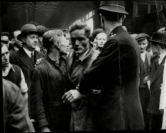 Police Help Injured People Away After Editorial Stock Photo - Stock ...