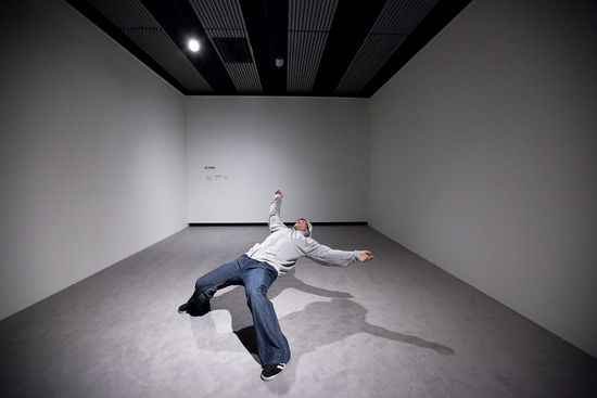 Performer Hangs Perpetually Falling Position Xu Editorial Stock Photo ...