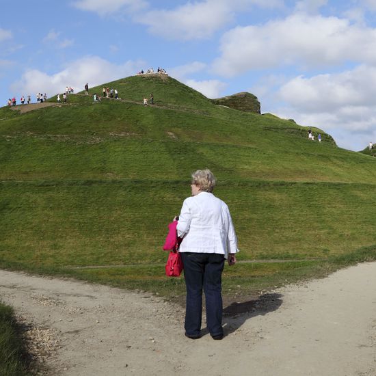 People Walk Over Around Face Northumberlandia Editorial Stock Photo ...