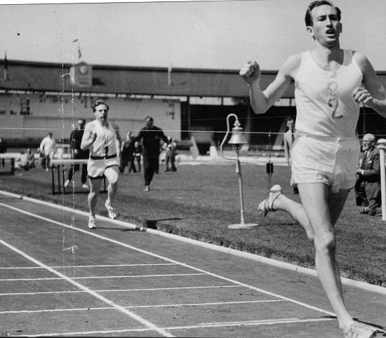 Herb Elliott Runner Finish Line 880 Editorial Stock Photo - Stock Image ...