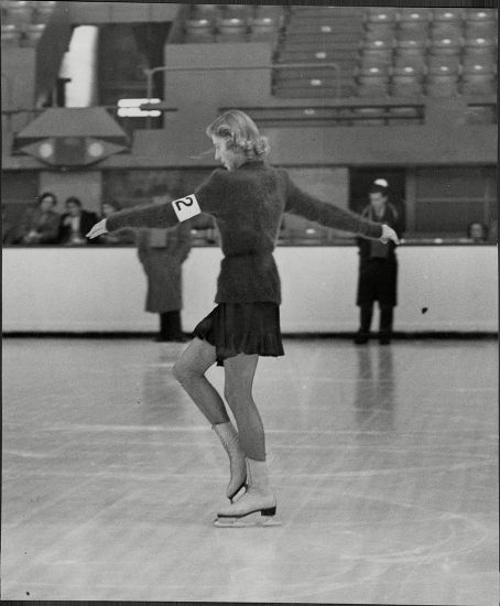 Figure Skater Ice Skater Cecilia Colledge Redaktionelles Stockfoto ...