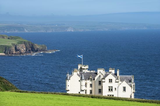 Dunbeath Castle Front North Sea Caithness Editorial Stock Photo - Stock ...