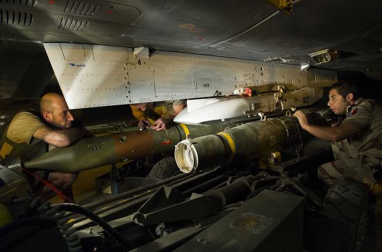 French Soldiers Loading Missiles On Mirage Editorial Stock Photo ...