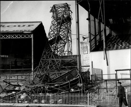 Sheffield United Goalkeeper Alan Hodgkinson Trains Editorial Stock ...