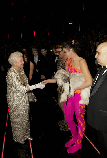Queen Elizabeth Ii Meets Ashleigh Butler Editorial Stock Photo - Stock ...
