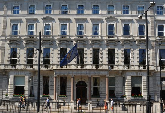 Cavalry Guards Club Piccadilly London England Editorial Stock Photo ...