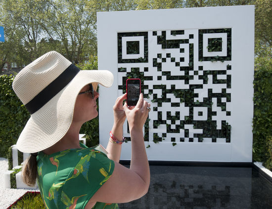 Chelsea Joins Digital Age Qr Code - Foto de stock de contenido ...