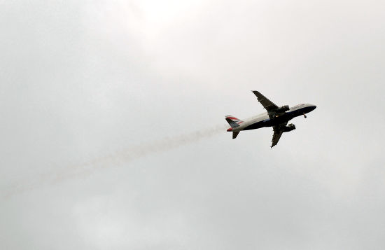 Ba762 Plane Above Heathrow Smoke Billowing Editorial Stock Photo ...