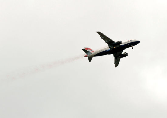 Ba762 Plane Above Heathrow Smoke Billowing Editorial Stock Photo ...
