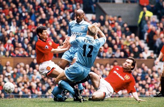David Busst Breaking Leg Foto stock editorial - Imagem stock | Shutterstock