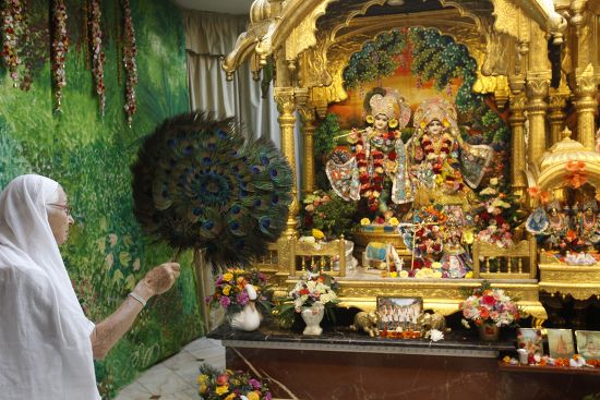 Aarthy Celebration Bhaktivedanta Manor Iskcon Hare Editorial Stock ...