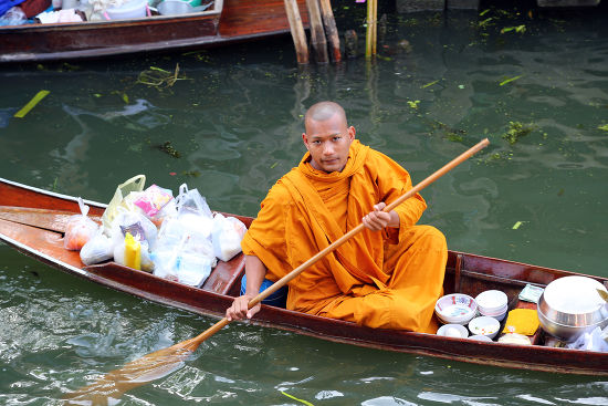 Buddhist Monk Boat Damnoen Saduak Floating Editorial Stock Photo ...