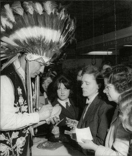 Billy Two Rivers Wrestler Signing Autographs Editorial Stock Photo ...