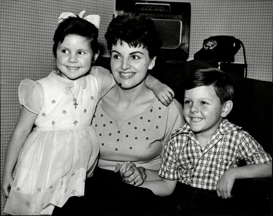 Mrs June Marlow Singer Stargazers Her Editorial Stock Photo - Stock ...