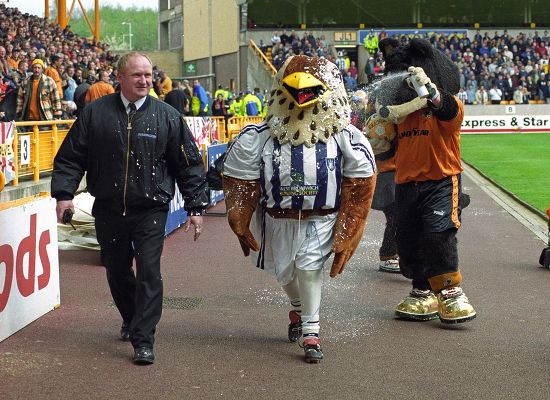 Wolverhampton Wanderers Mascot Wolfie Squirts Foam Editorial Stock ...