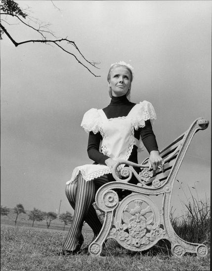 Actress Elizabeth Shepherd Filming Television Programme Editorial Stock ...