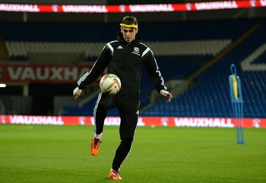 Gareth Bale Trains Pudsey Bear Ears Editorial Stock Photo - Stock Image ...