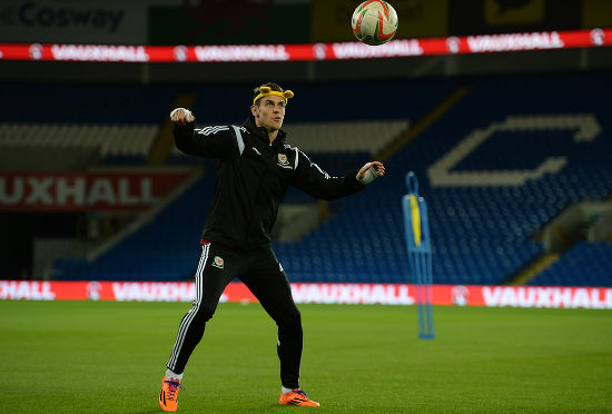 Gareth Bale Trains Pudsey Bear Ears Editorial Stock Photo - Stock Image ...
