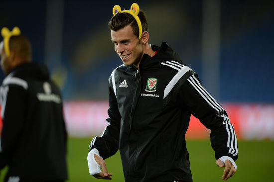 Gareth Bale Trains Pudsey Bear Ears Editorial Stock Photo - Stock Image ...