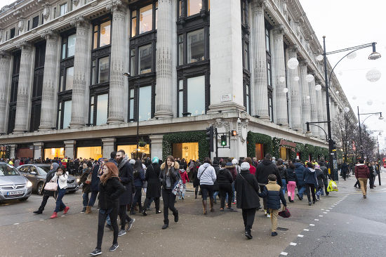 Customers Queuing Outside Selfridges Department Store Editorial Stock ...