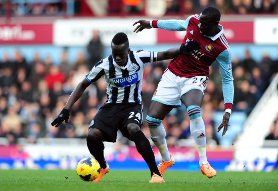 Cheick Ismael Tiote Newcastle United Mohamed Editorial Stock Photo ...