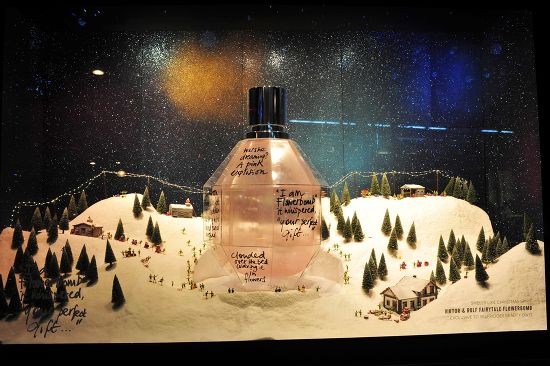 Selfridges Department Store Christmas Window Featuring Editorial Stock ...