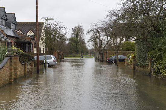 Thames Flooding Egham Hythe Editorial Stock Photo - Stock Image ...
