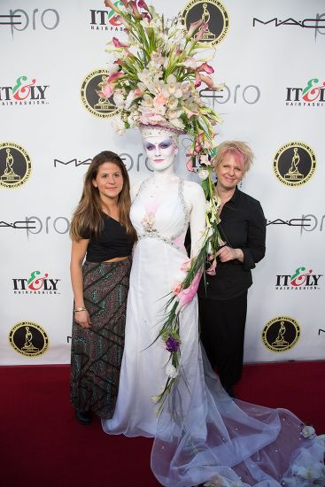 Jennifer Aspinall Allison Franchi Human Bouquet Editorial Stock Photo ...