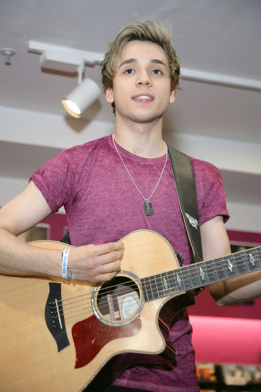 Elyar Fox Editorial Stock Photo - Stock Image | Shutterstock