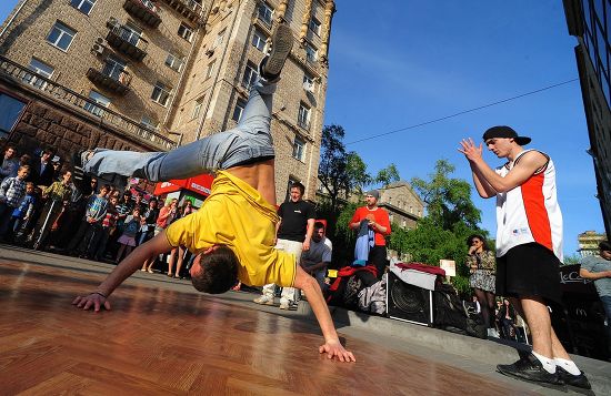Breakdancing Group Gangsta Boyz Entertain Large Editorial Stock Photo ...