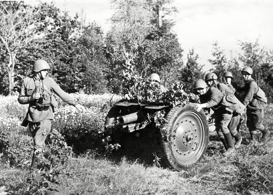 Red Army Gun Crew Going New Editorial Stock Photo - Stock Image ...