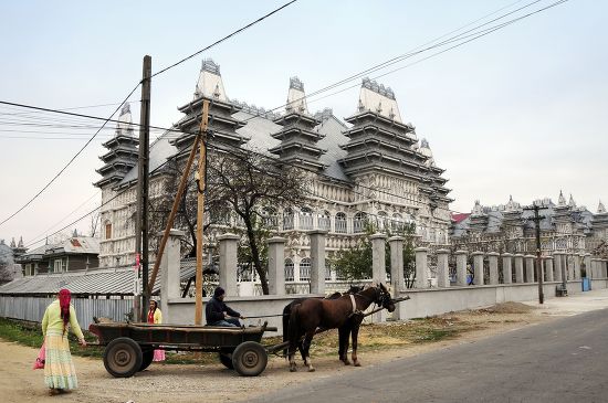 Roma Gypsy Kastellos Settled Families Sintesti Editorial Stock Photo ...