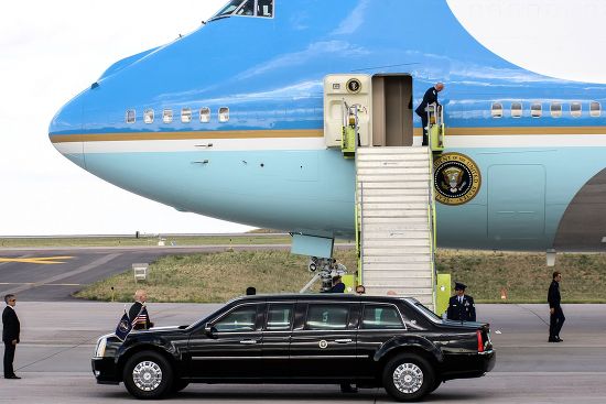 Presidents Limo Pulls Air Force One Editorial Stock Photo - Stock Image ...