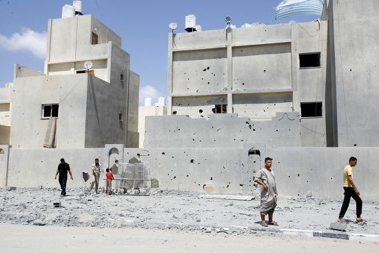 Palestinians Inspect Rubble Destroyed Government Prison Editorial Stock ...