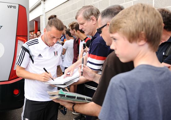 Tim Hoogland Fulham Signs Autographs Editorial Stock Photo - Stock ... Tim Hoogland Fulham Signs Autographs Editorial Stock Photo - Stock ...