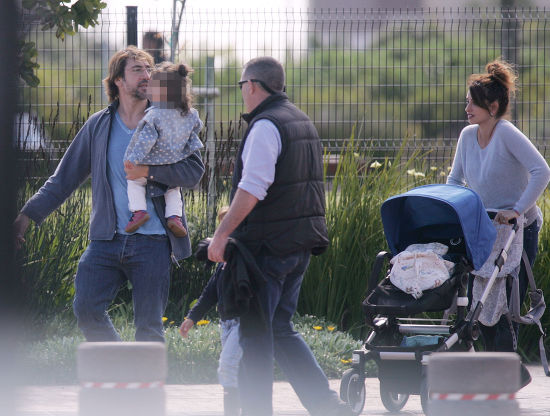Javier Bardem Penelope Cruz Daughter Luna Editorial Stock Photo - Stock ...