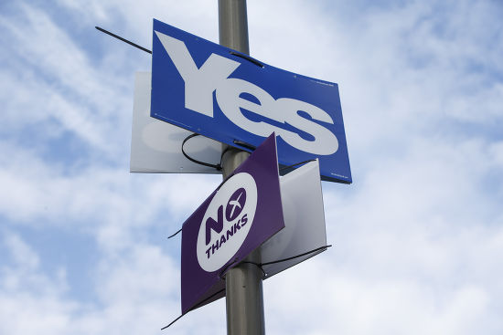 Yes No Signs Culloden Near Inverness Editorial Stock Photo - Stock ...