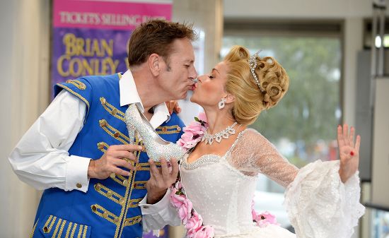 Brian Conley Buttons Kathryn Rooney Cinderella Editorial Stock Photo ...