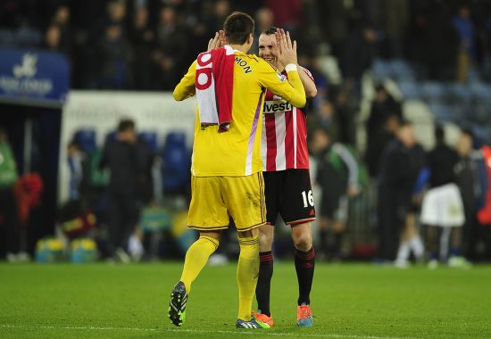 John Oshea Highfives Sunderland Goalkeeper Costel Editorial Stock Photo ...