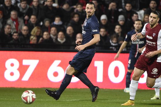 Paris Player Zlatan Ibrahimovic Fights Ball Editorial Stock Photo ...