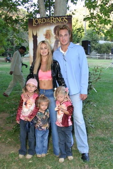 Shauna Sands Daughters Tyler Ostrander Editorial Stock Photo - Stock ...