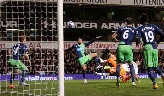 Nabil Bentaleb Spurs Scores Their Opening Editorial Stock Photo - Stock ...
