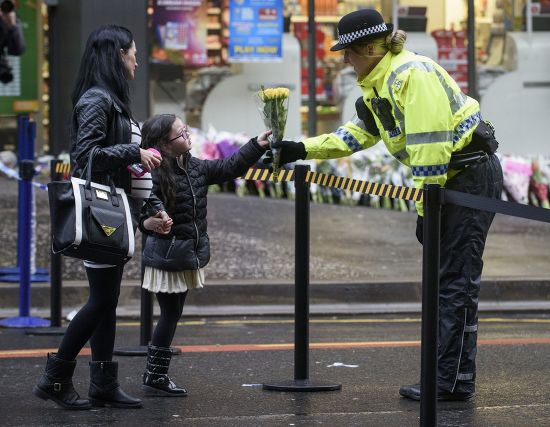 Police Clearing Scene Receiving Floral Tributes Editorial Stock Photo ...