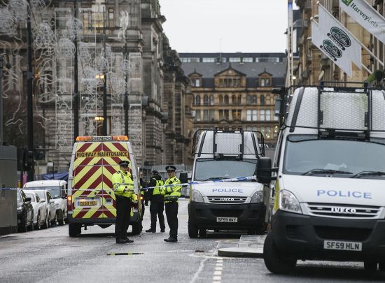 Police Clearing Scene Receiving Floral Tributes Editorial Stock Photo ...