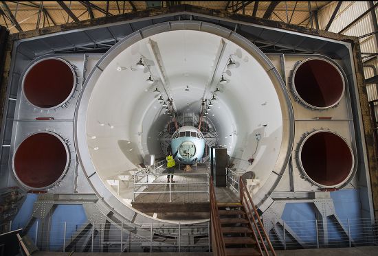 Cockpit Viscount Airplane Suspended Stratosphere Chamber Editorial ...