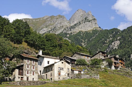 Dasile Village Near Savogno Val Bregaglia Editorial Stock Photo - Stock ...