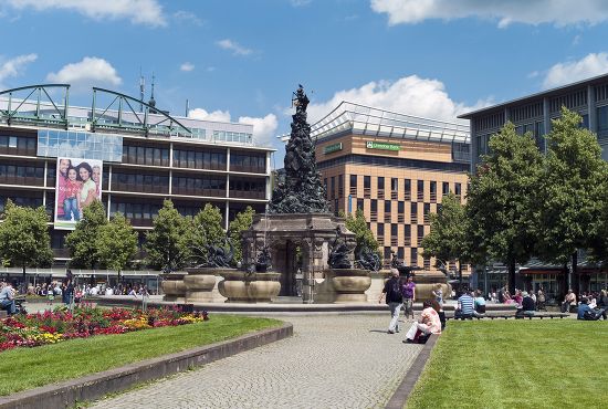 Paradeplatz Parade Square Grupellopyramide Back Mannheimer Editorial ...