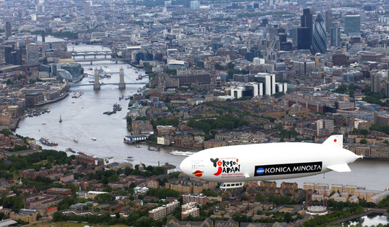 75 Metre Long Zeppelin Over London Editorial Stock Photo - Stock Image ...