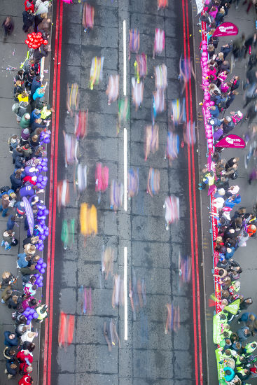 Runners London Marathon Crossing Halfway Point Editorial Stock Photo ...